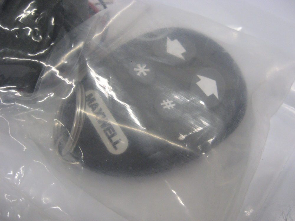 Maxwell P102991 Compact Wireless Remote Windlass Controller - Free ...