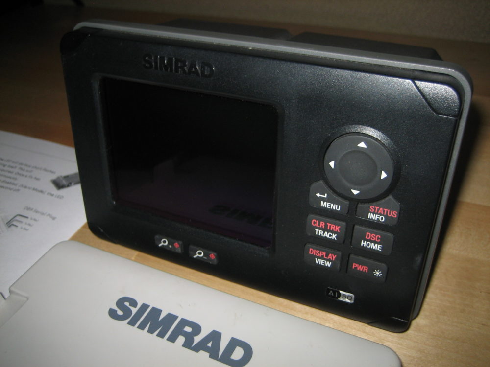 Simrad AI50 Display with Suncover - Tested for Power On, Needs ...