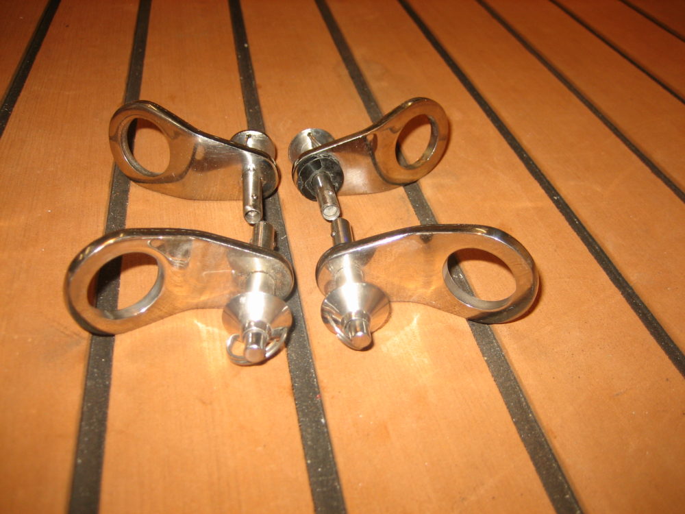 QUICK RELEASE PIN FENDER CLEATS *** SET OF 4 *** - Max Marine Electronics