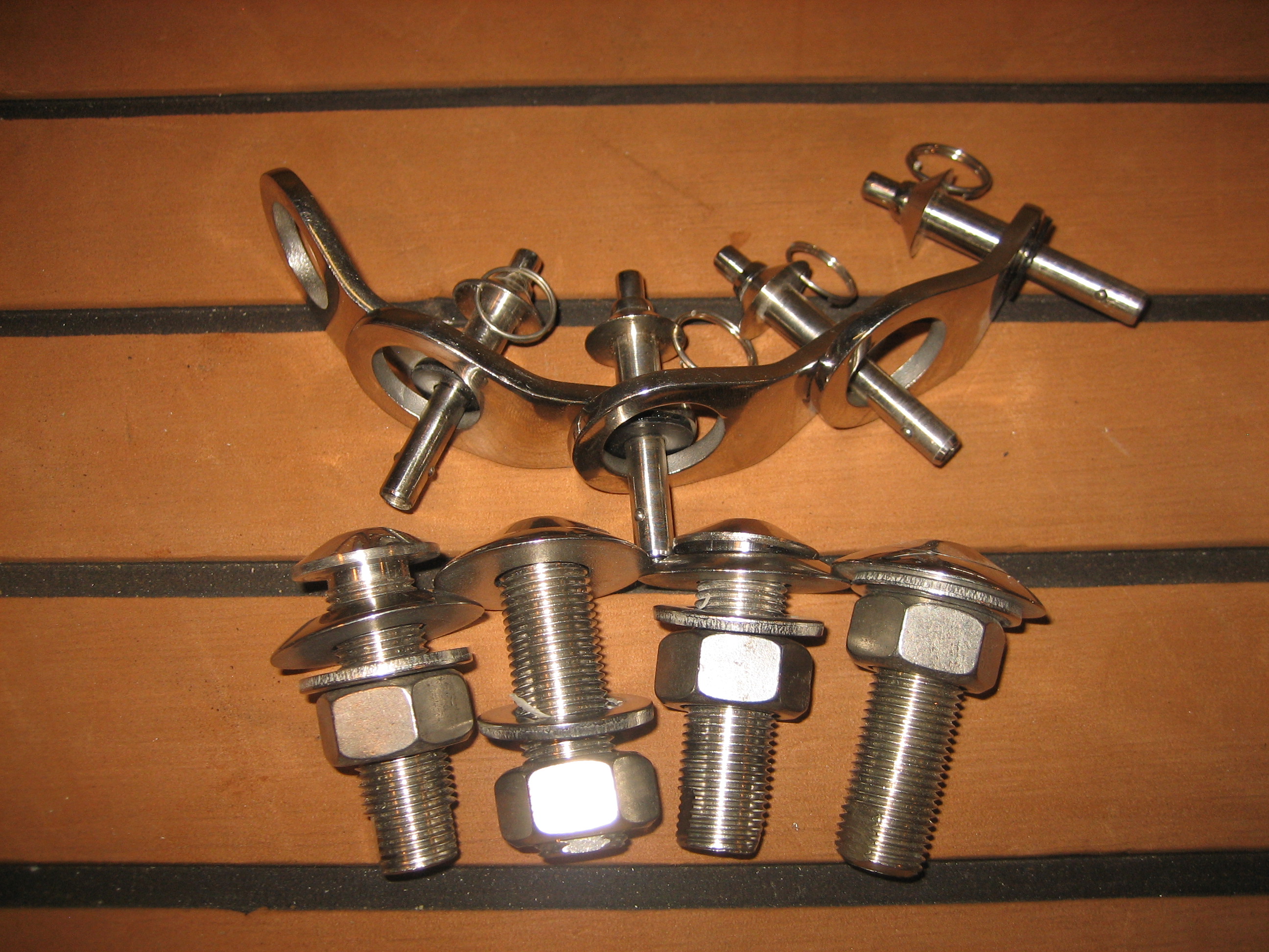 QUICK RELEASE PIN FENDER CLEATS *** SET OF 4 NEW BLEM *** - Max Marine ...