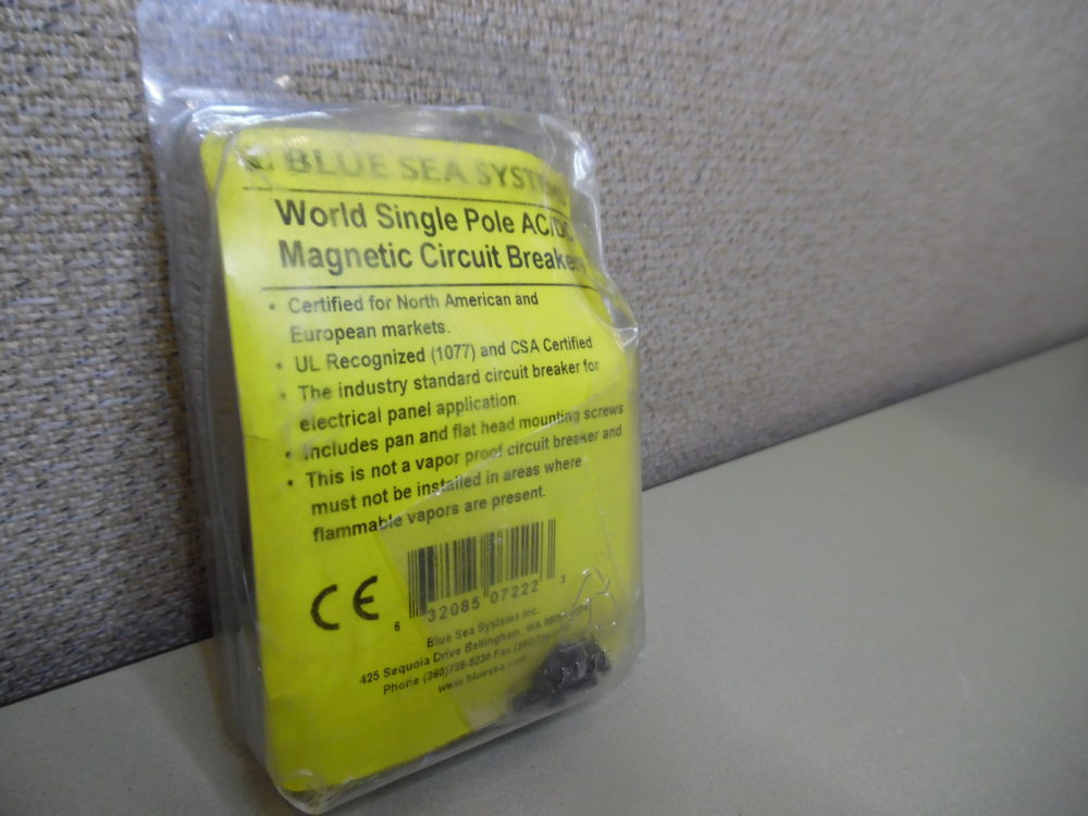 Blue Sea 7222 Circuit Breaker 30 Amp Amperes AA1-00-34-615-381-C - Max ...