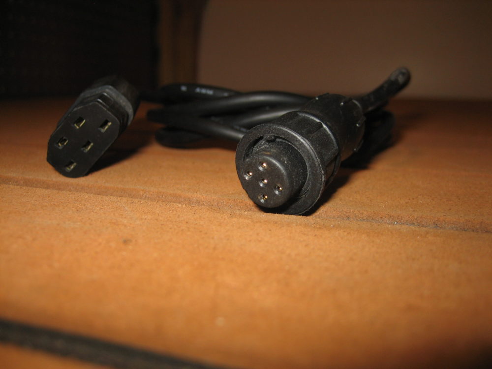 Raymarine SeaTalk2 Round to NMEA2000/SeaTalk2 Square Cable 1.5M ...