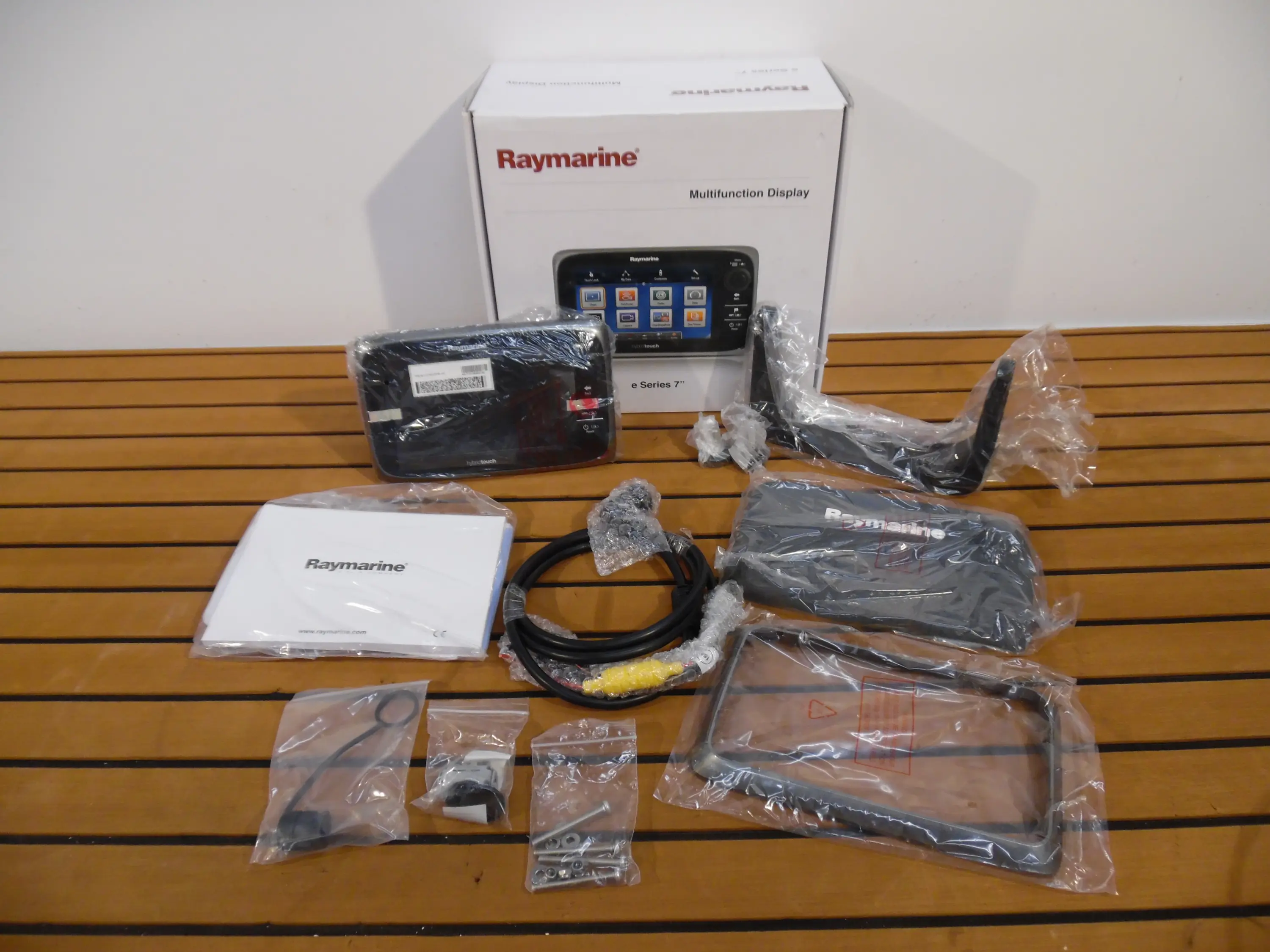 Raymarine e7D Touchscreen Chartplotter - FACTORY REFURB w/2 YEAR ...
