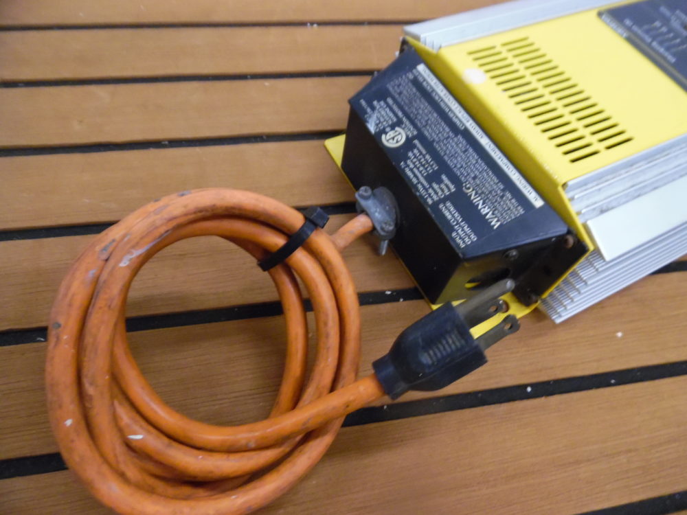 XANTEX TRUECHARGE 20+ AMP Marine Multistage Battery Charger 12V ...