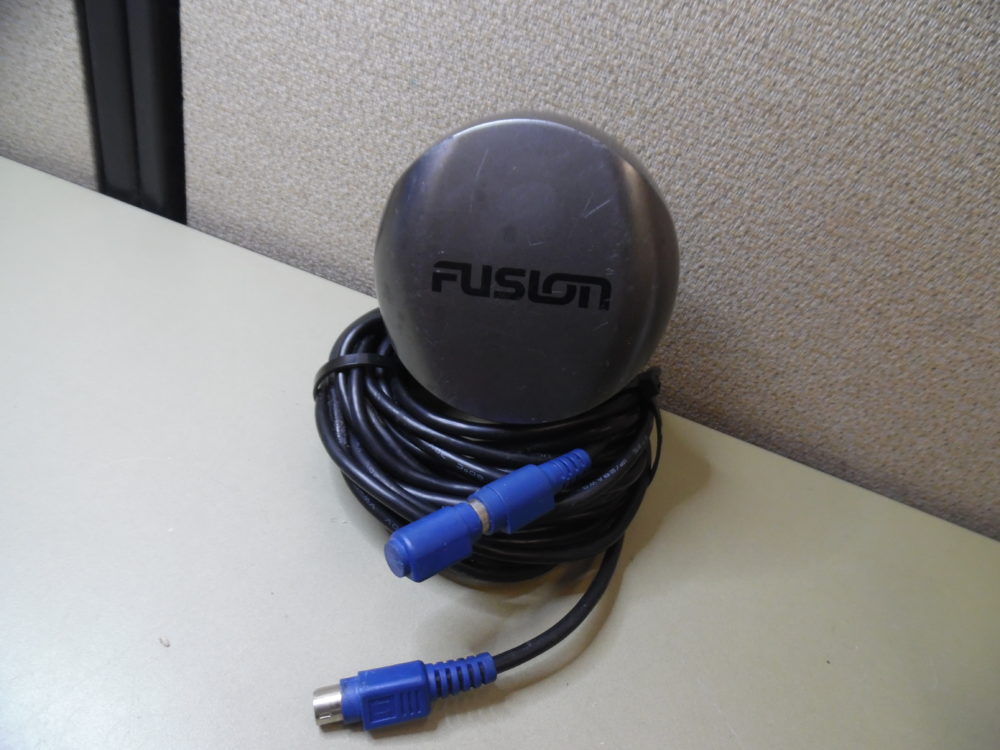 Fusion MS-WR600 Marine 20' Wired Remote w/ Sun Cover - TESTED - Max ...