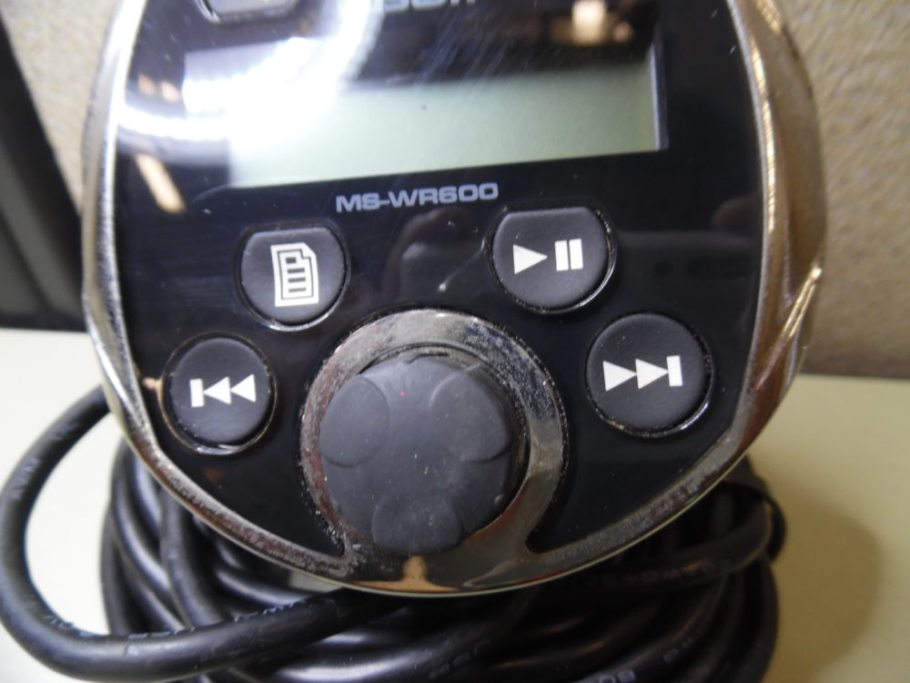 Fusion MS-WR600 Marine 20' Wired Remote w/ Sun Cover - TESTED - Max ...