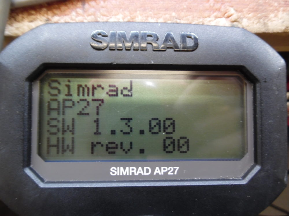 Simrad AP27 Handheld Autopilot Control Head - 22088090 - GREAT ...