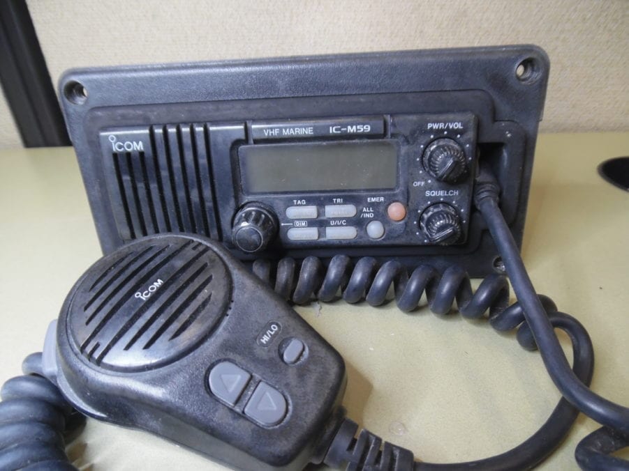 Icom IC-M59 Marine VHF Radio w/Microphone - TESTED - Max Marine Electronics