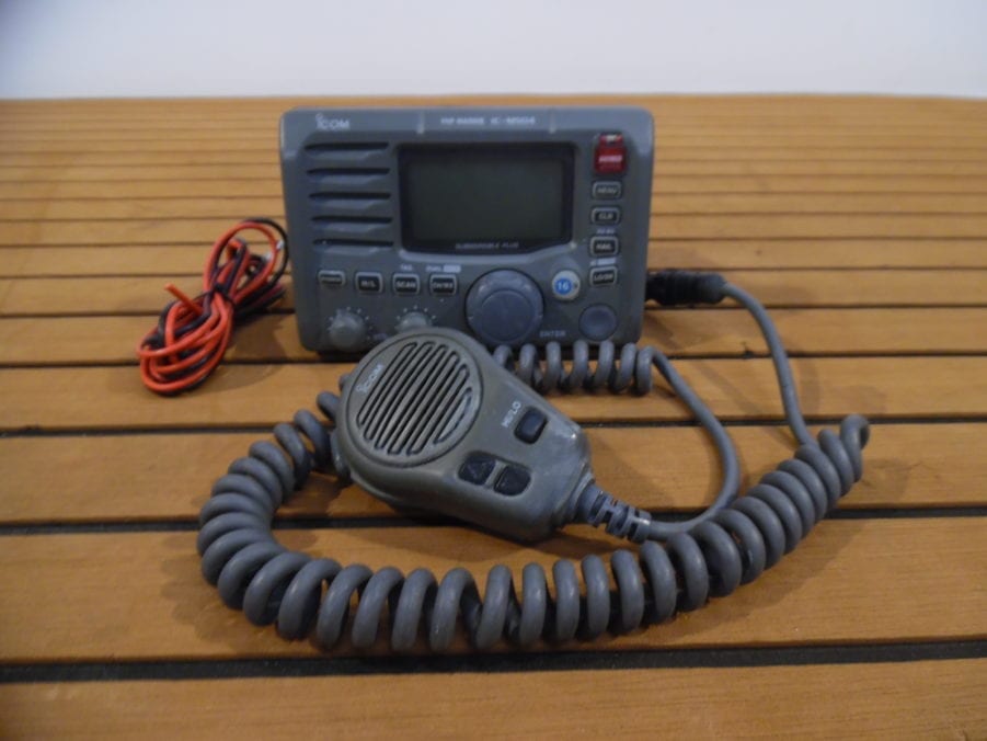 Icom IC-M504 Marine VHF Radio w/ Mic - Grey - FULLY TESTED! - Max ...