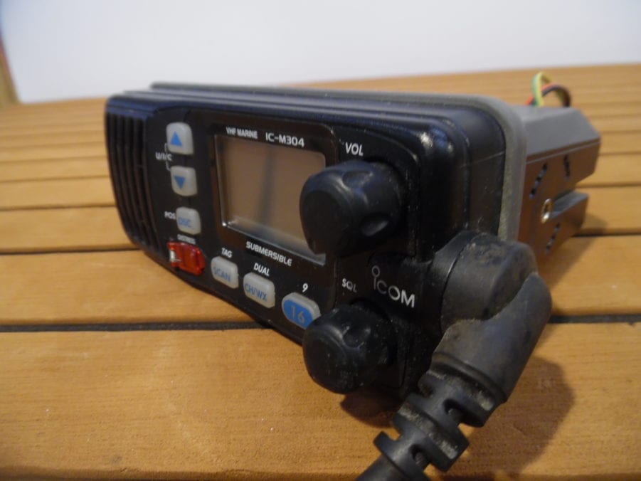 Icom IC-M304 Marine VHF Radio w/ Microphone - FULLY TESTED - Max Marine ...