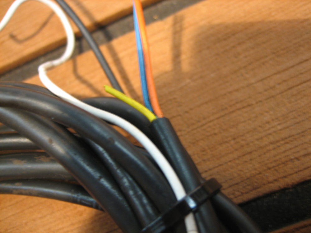 Lowrance Power Cable PC26-BL in Good Used Condition - Max Marine Electronics