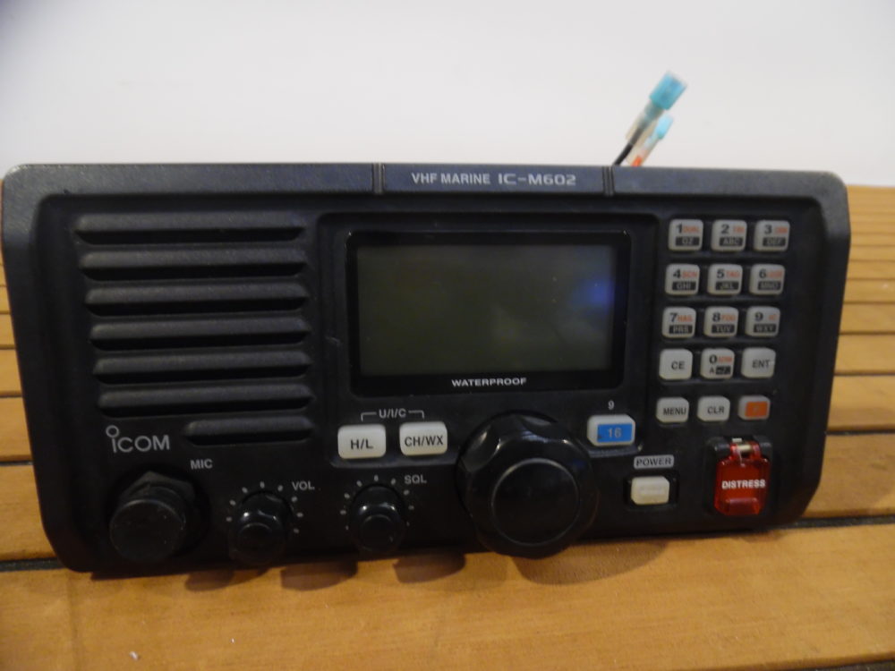 Icom IC-M602 Marine VHF Radio Transceiver w/ Microphone - Tested - Max ...