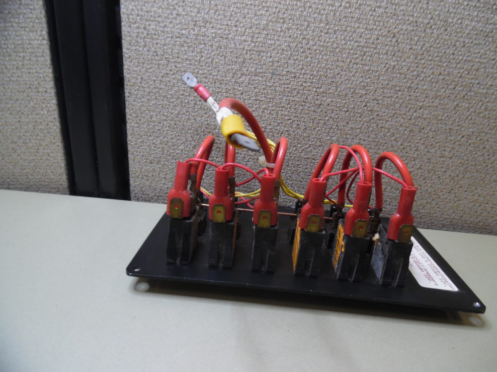 Aqua Signal Marine Circuit Breaker DC Panel w/ 8A Breakers, Switches ...