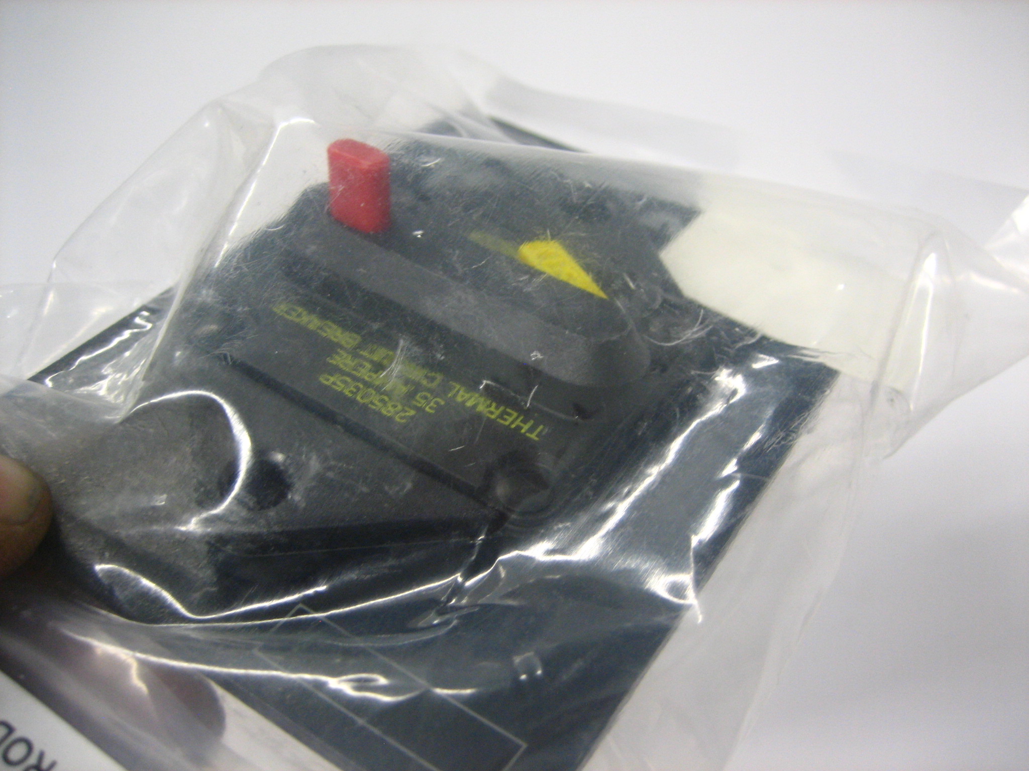 Lewmar 68000604 Windlass / Winch Circuit Breaker 35 Amp 285035P - Max ...