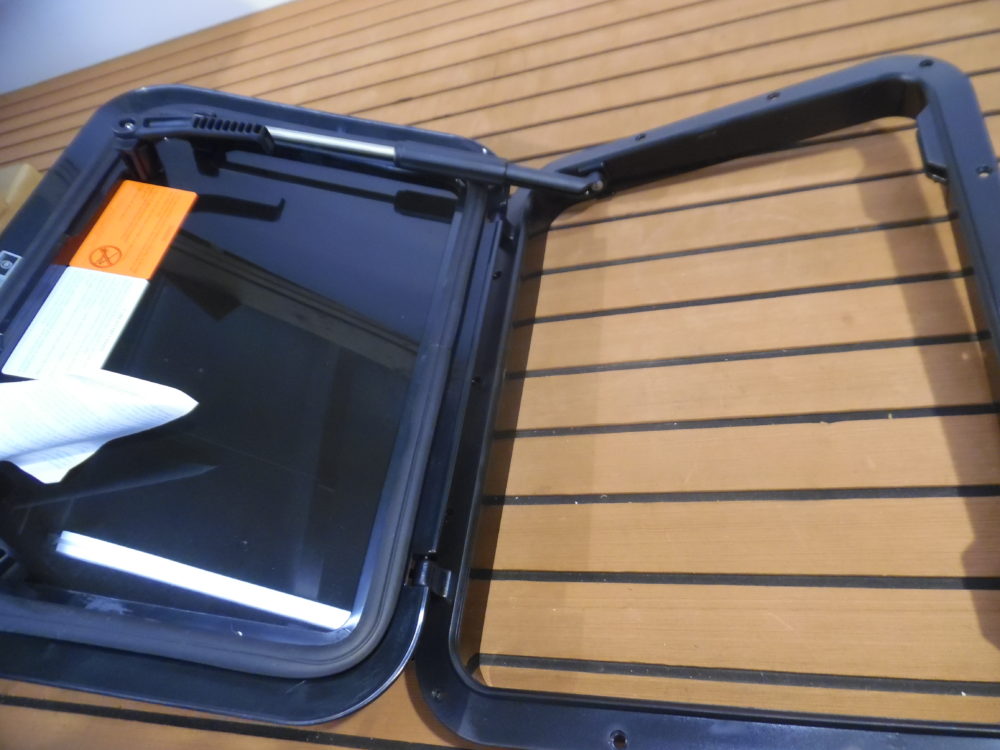 Pompanette G-927 1100 Marine Hatch 927 - Black - Max Marine Electronics