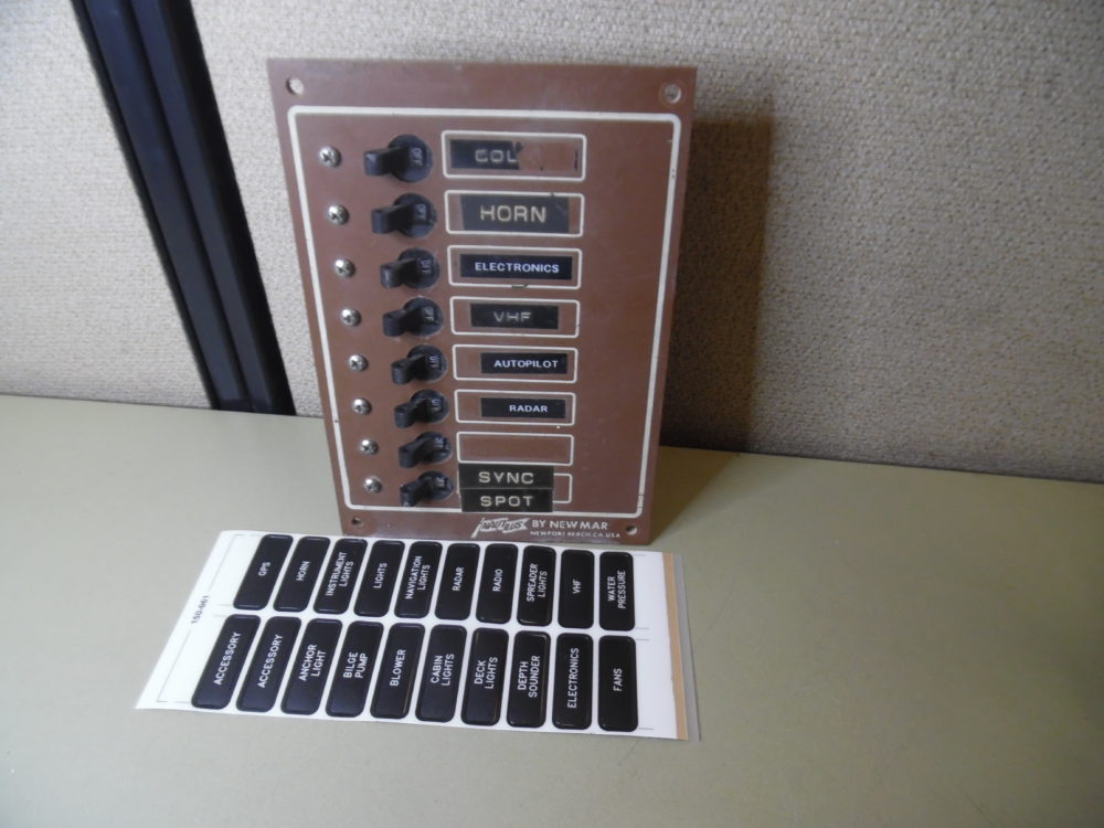 Newmar Nautilus Marine Boat Electrical 12V DC Breaker Panel w/ Labels ...
