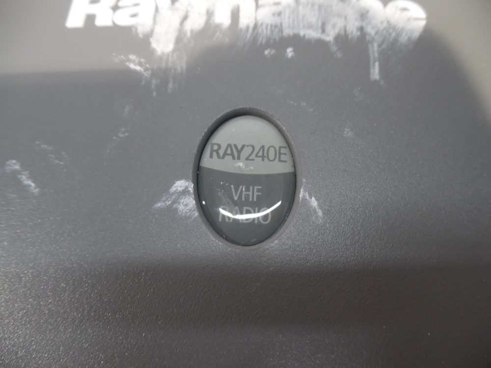 Raymarine RAY240E VHF Radio Transceiver - R49131 - E42002 Tested Good ...