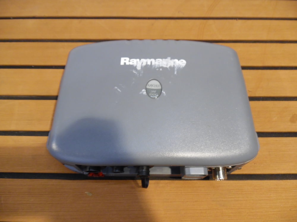 Raymarine RAY240E VHF Radio Transceiver - R49131 - E42002 Tested Good ...