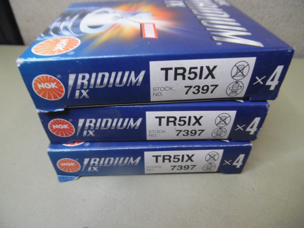 QTY 12 Pack of 12 NGK TR5IX 7397 IRIDIUM SPARK PLUGS - Lot of 12 - Max ...