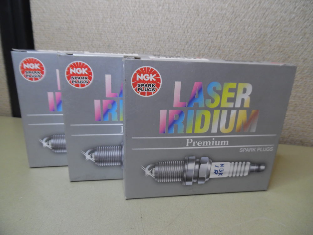 (12) NGK IZFR6N-E 4757 Laser Platinum Premium SPARK PLUGS - FREE US ...