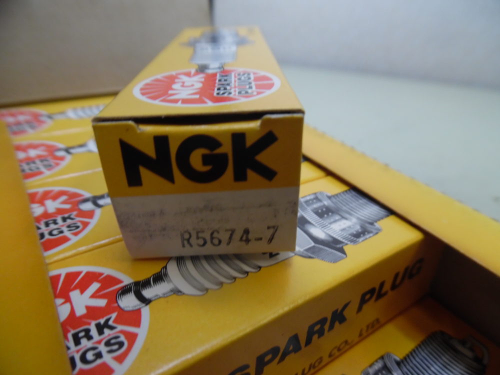 QTY Lot of 10 NGK R5674-7 V-Power Spark Plugs - FREE US SHIPPING - Max ...