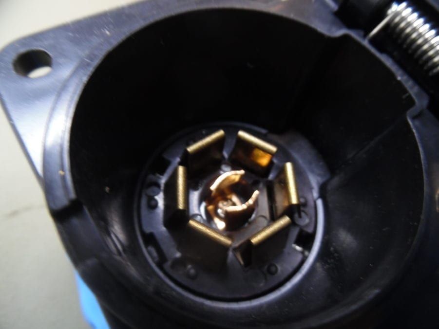 Cequent Electrical 50-77-001 7-Way Plastic Trailer Vehicle Electrical ...