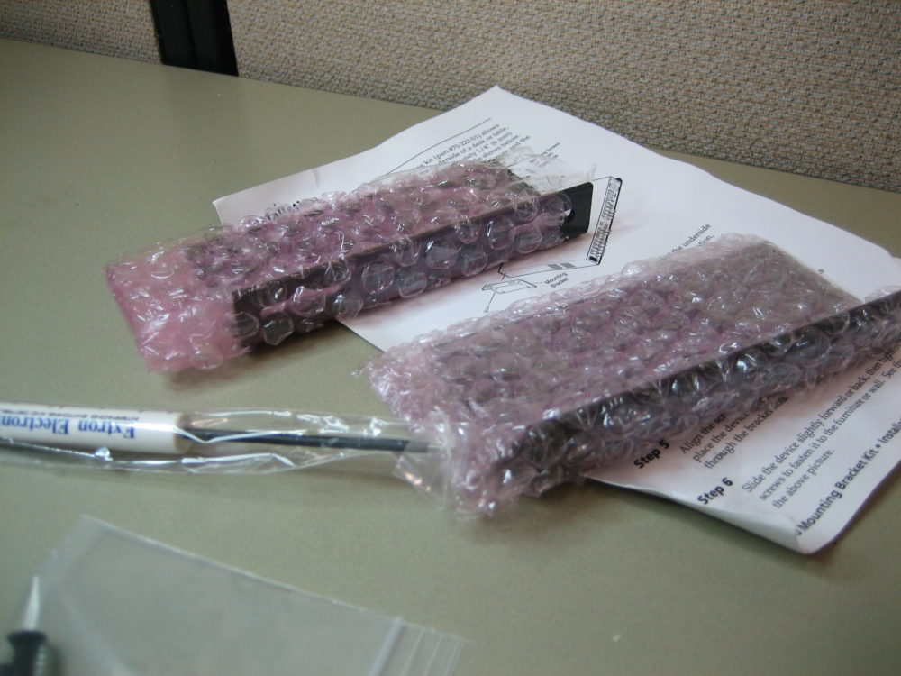 Genuine Extron 70-222-01 MBU 149 Low-Profile Mount Kit for 1U Full Rack ...