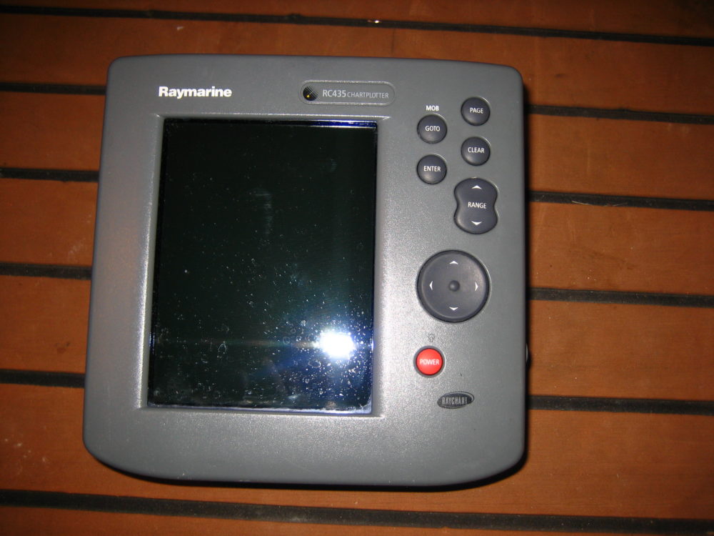 Raymarine RC435 E32040 Chartplotter Head Unit - Great Used Condition ...