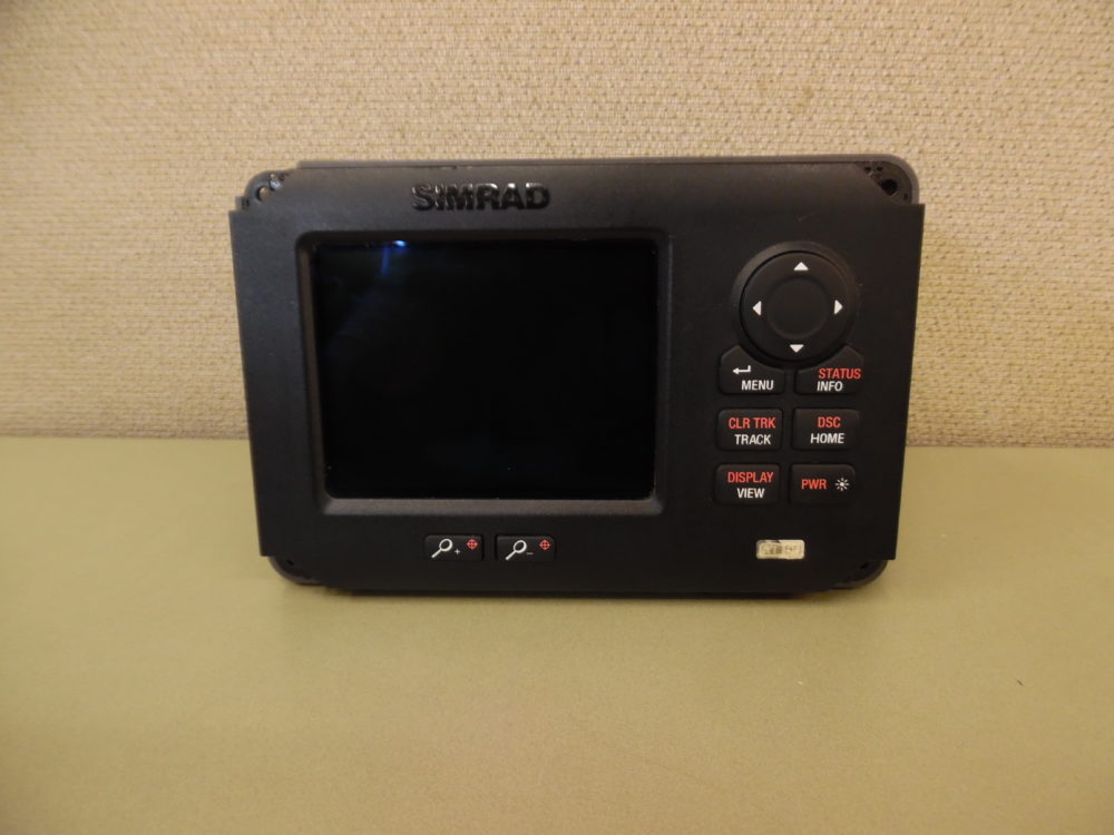 Simrad AI50 Display with Suncover - Tested for Power On, Needs ...