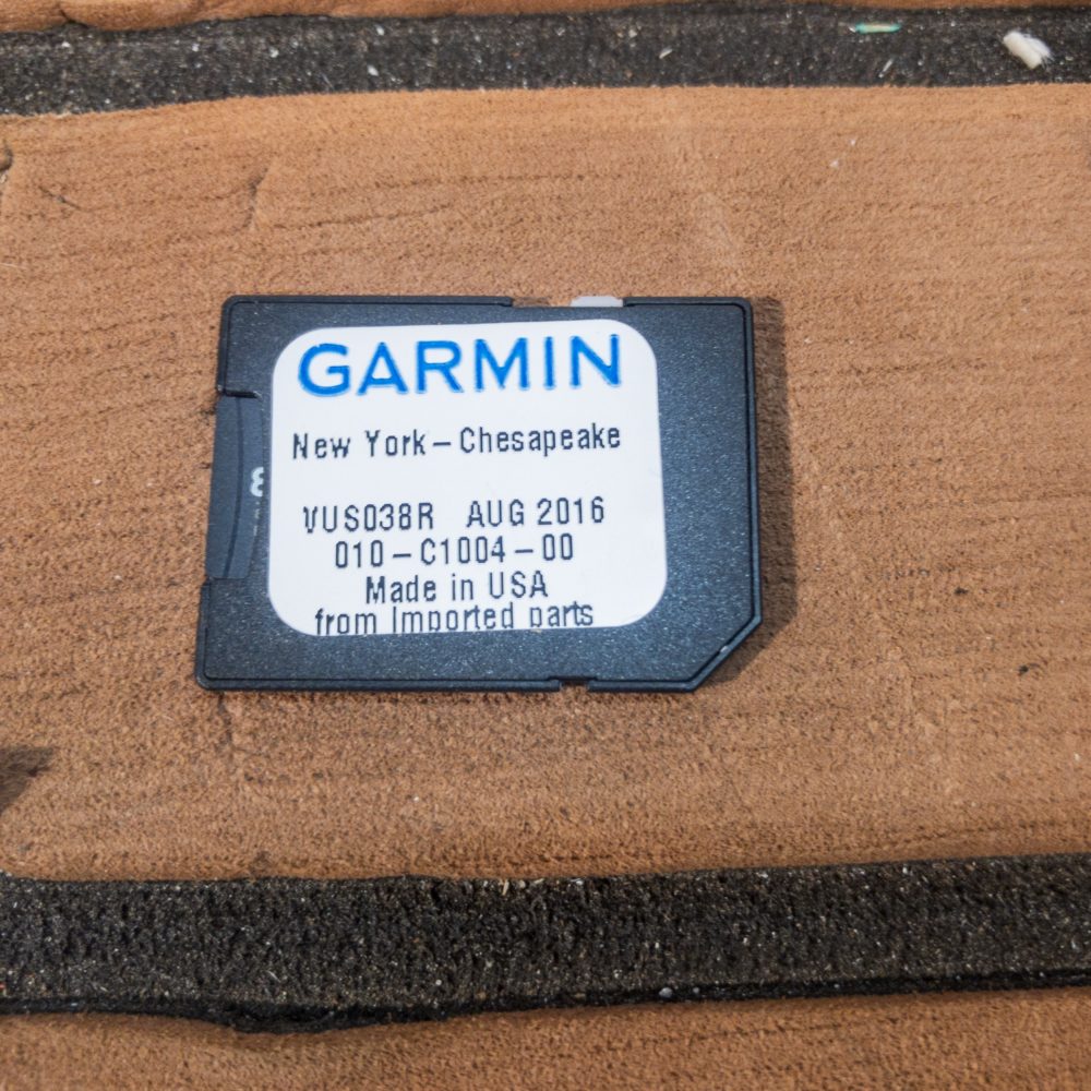 Garmin Bluechart G2 Vision **GENUINE** VU038R August 2016 NY to ...