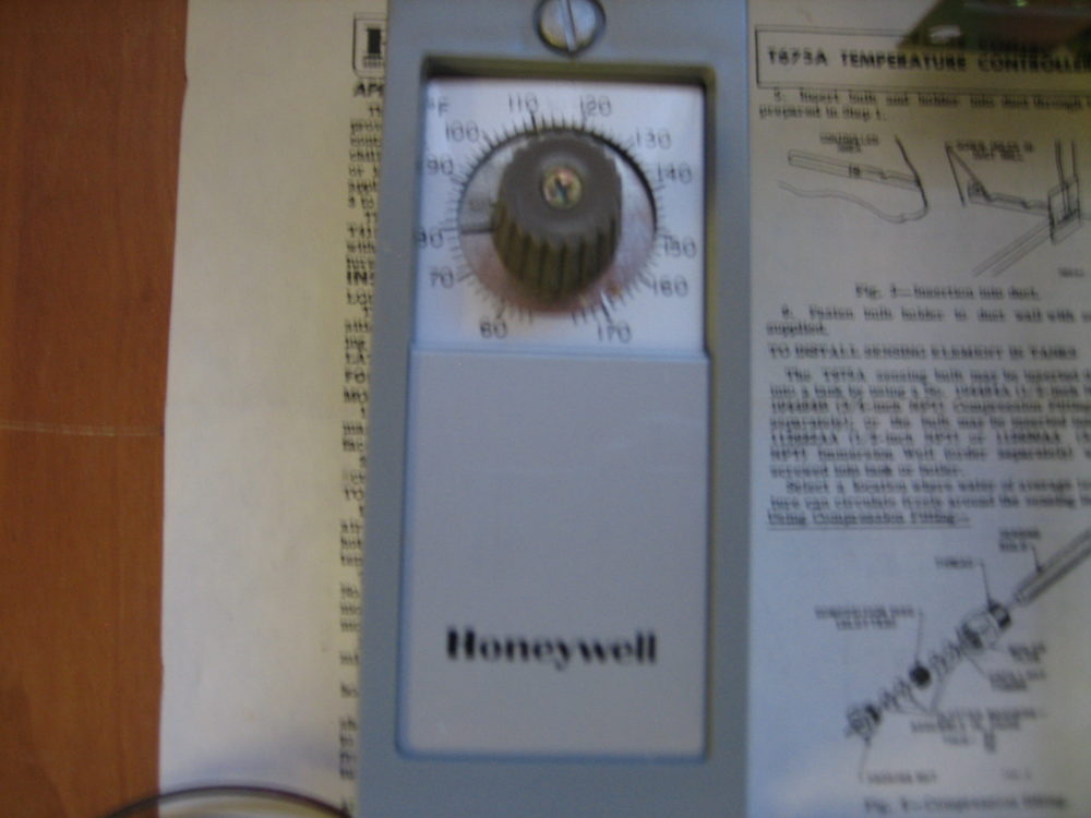 Honeywell T675A 1540 Remote Bulb Temperature Controller - Max Marine ...