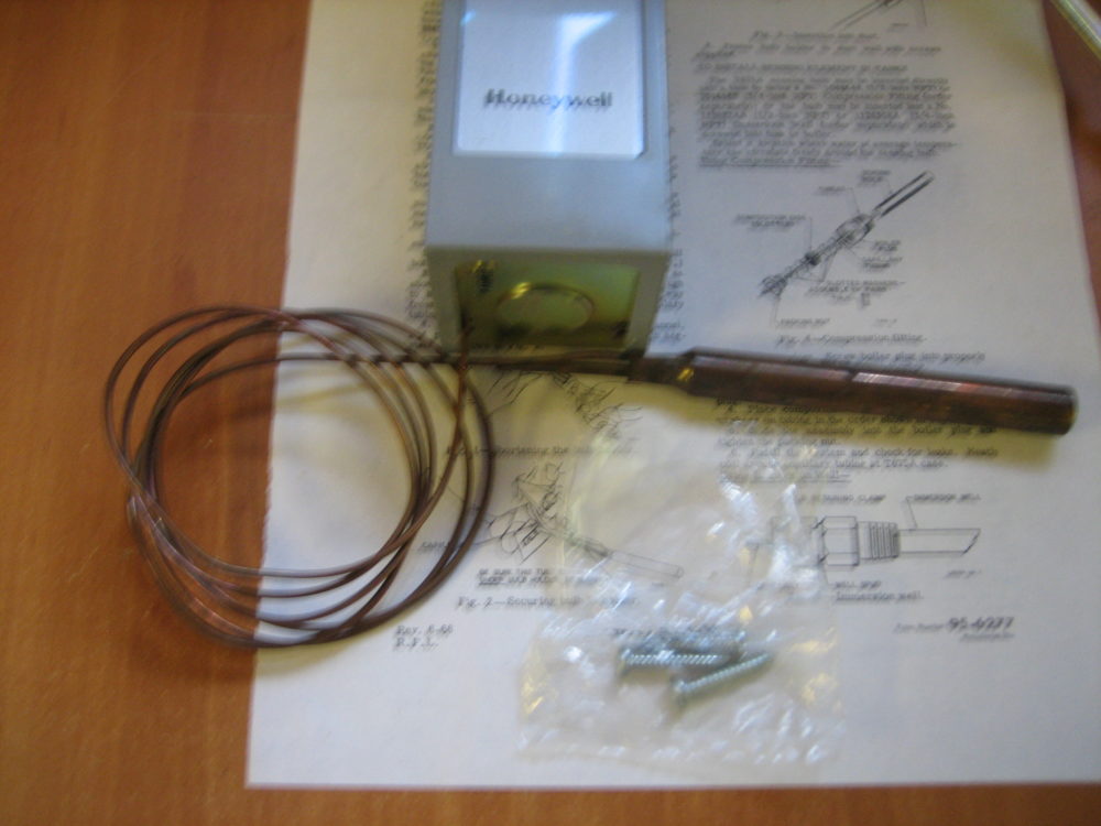 Honeywell T675A 1540 Remote Bulb Temperature Controller - Max Marine ...