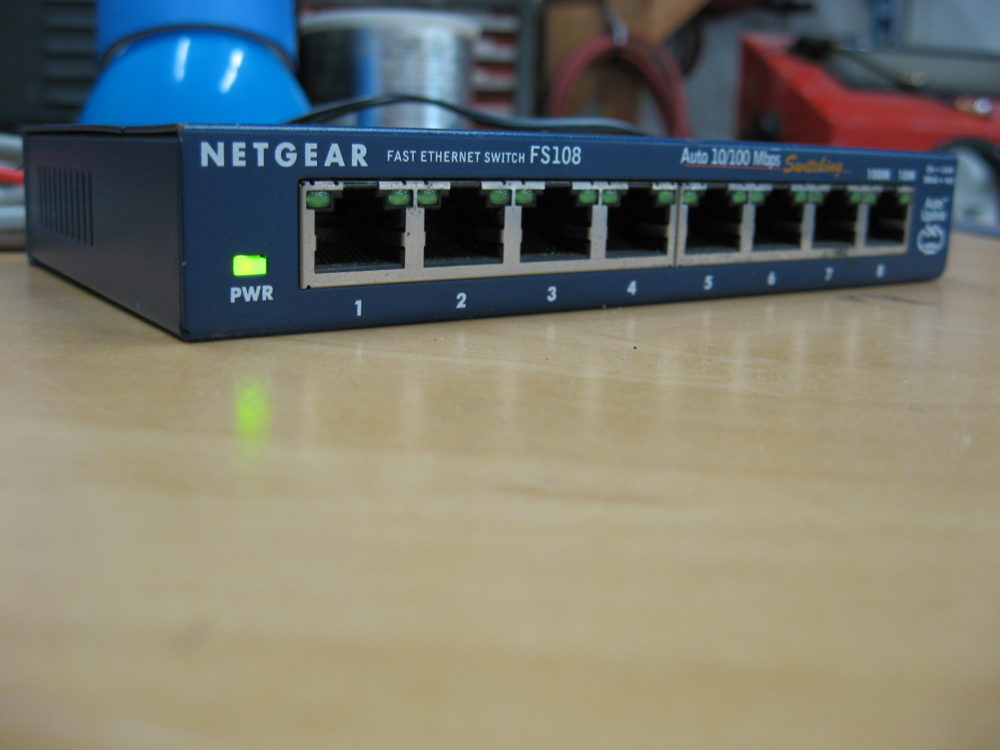Netgear FS105/FS108 5Port/8Port Fast Ethernet Switches 10/100 Mbps ...