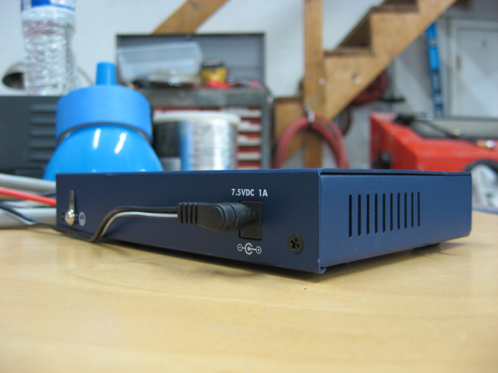 Netgear FS105/FS108 5Port/8Port Fast Ethernet Switches 10/100 Mbps ...