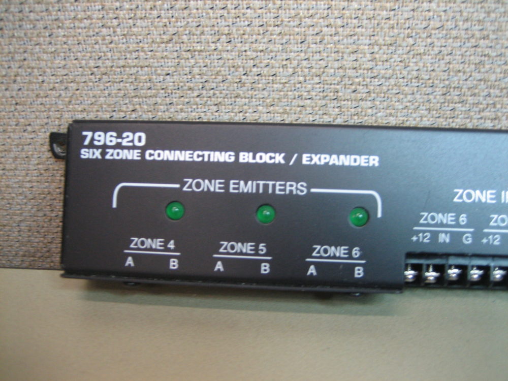 Xantech 796-20 Six Zone 6 IR Emitters Connecting Block Expander - Max ...