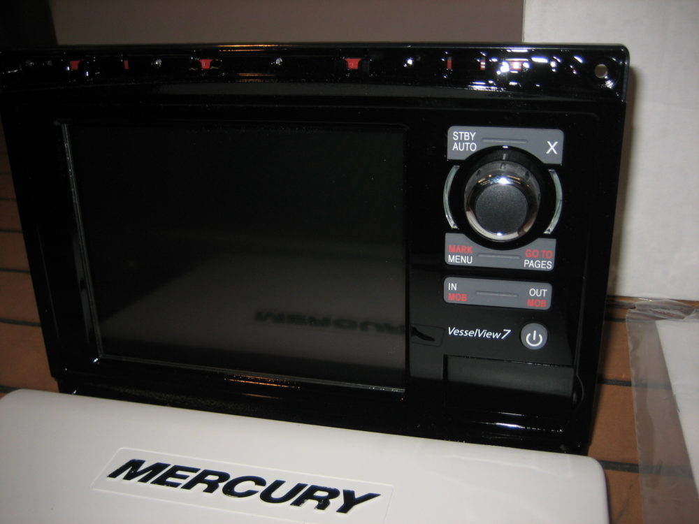 Mercury VesselView 7 Display - NEW IN BOX - 8M6001766 Base Kit OEM ...