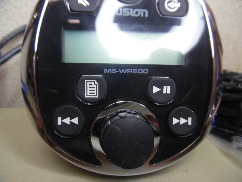 Fusion MS-WR600 Marine Wired Remote w/ Sun Cover and 20' Extension ...