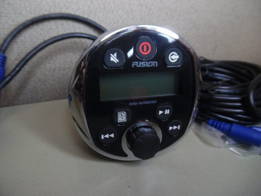 Fusion MS-WR600 Marine Wired Remote w/ Sun Cover and 20' Extension ...