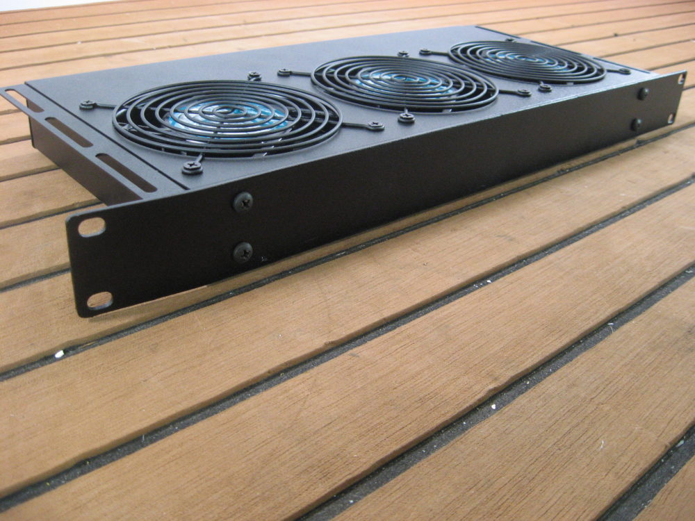Black Box RM075 3-Fan Horizontal Rack Mount Fan Tray