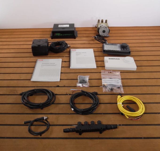 Simrad AP2803VRF AUTOPILOT SYSTEM - AP28 AC12 FC40 RPU80 - Fully Tested ...