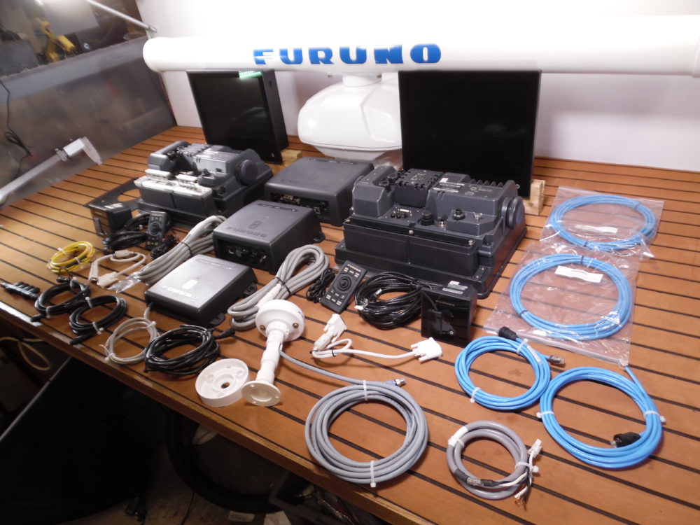 Furuno DUAL TZTBB DUAL 15" Monitors GPS/12kw Radar/Chartplotter SYSTEM ...