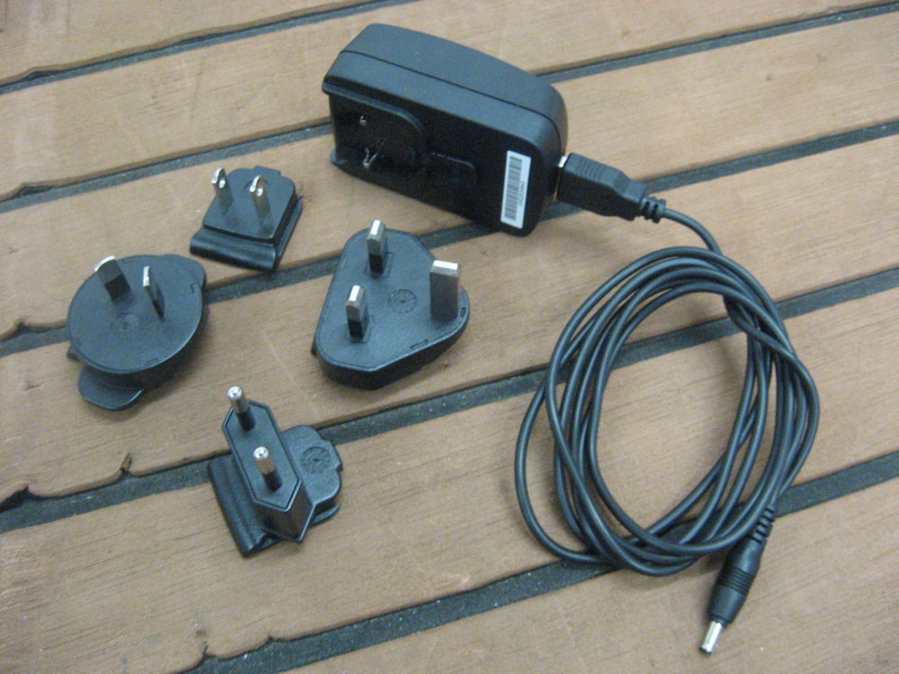 Savant SUR-0500 Universal Remote Control w/ Power Supply and Charging ...