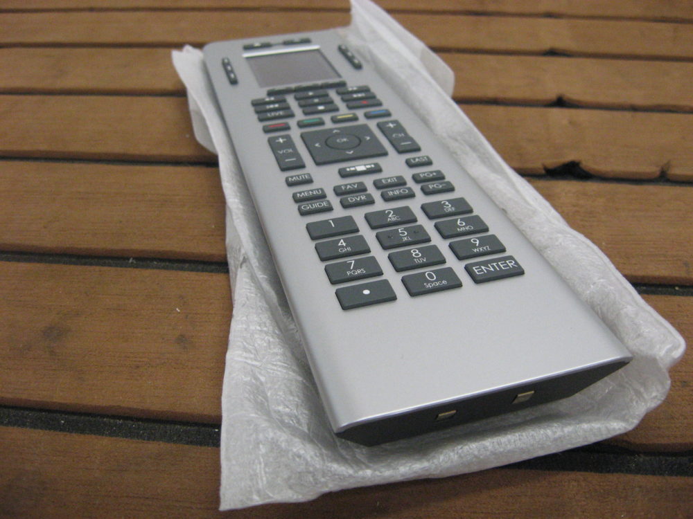 Savant SUR-0500 Universal Remote Control w/ Power Supply and Charging ...