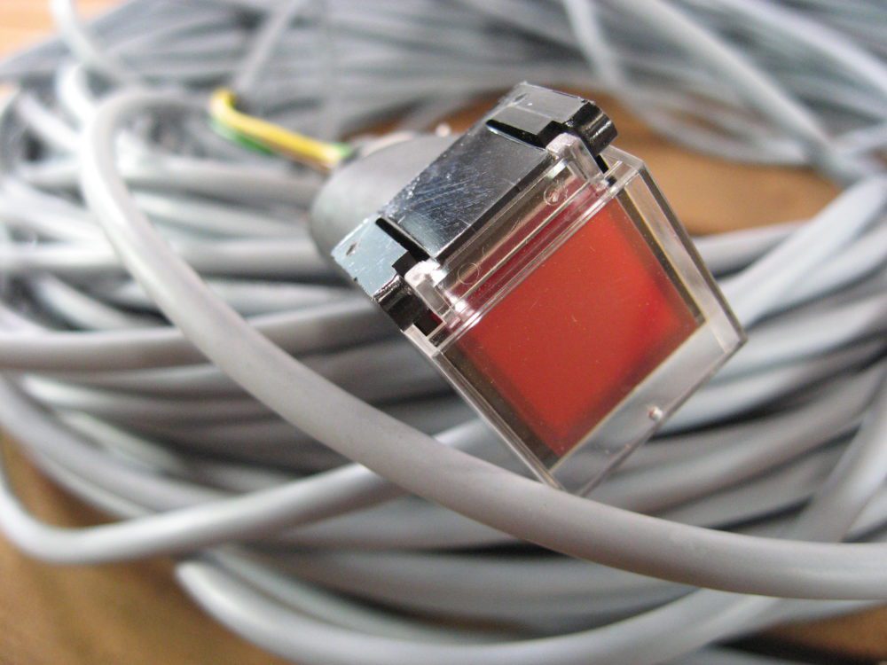 Helukabel Tronic (LiYY) 023040301 Cable w/ Call Button (180 Feet) - Max ...