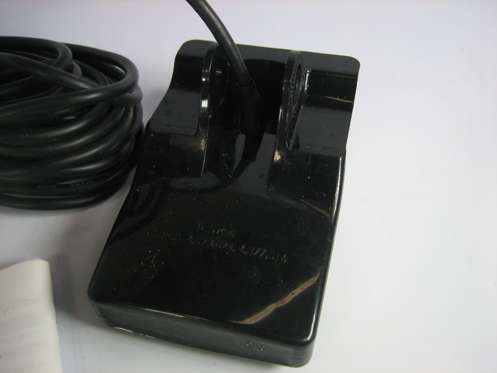 Garmin 010-10272-10 TRANSOM MOUNT DEPTH/TEMPERATURE TRANSDUCER 200/50 ...