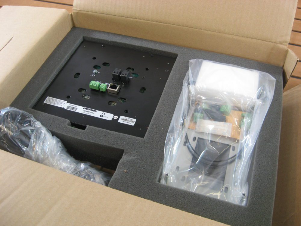 Crestron DM-RMC-200-C DigitalMedia 8G+® Receiver & Room Controller 200 ...