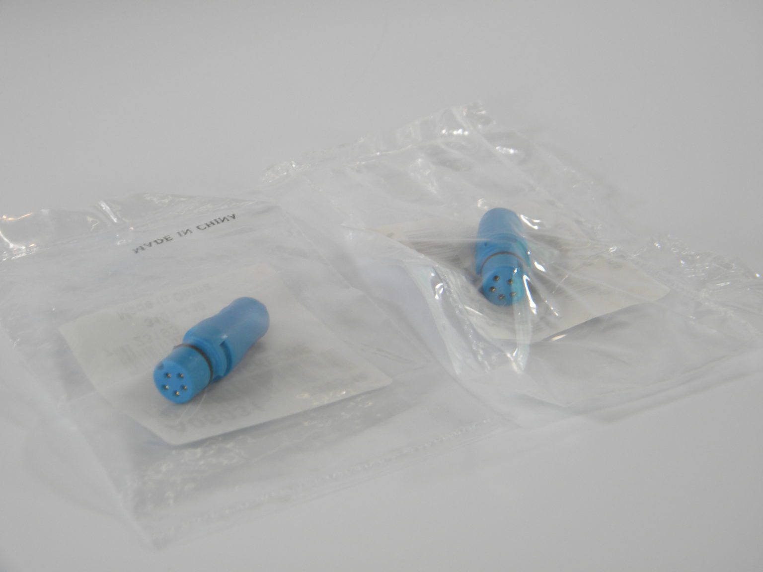 Raymarine Seatalk NG Backbone Blue Terminator - A06031 - NEW LOT OF 2 ...