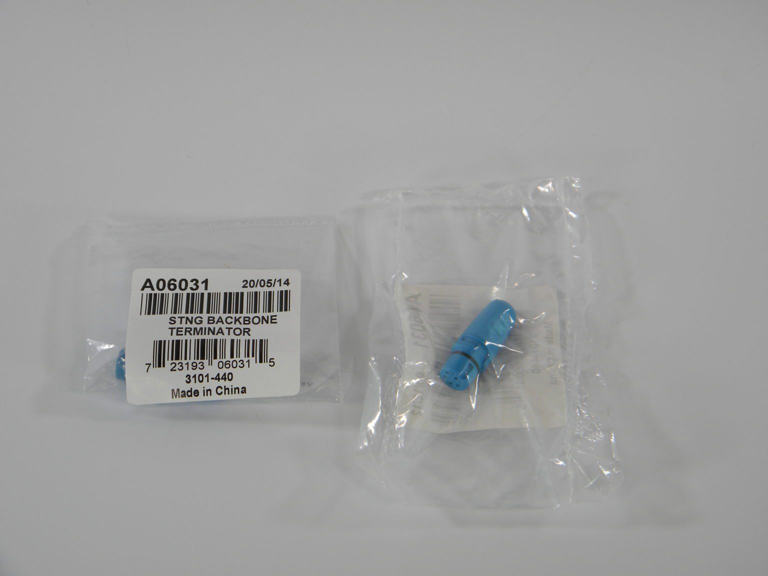 Raymarine Seatalk NG Backbone Blue Terminator - A06031 - NEW LOT OF 2 ...