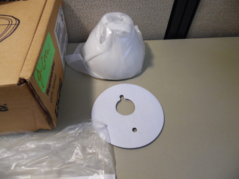 Raymarine Raystar 125 GPS Antenna + Seatalk NG to 1 Kit - E32119 New in ...