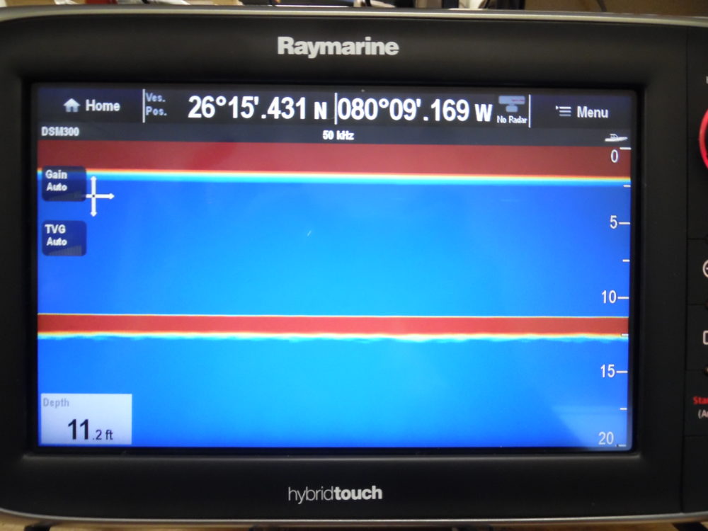Raymarine e95 eSeries HybridTouch MFD W/ Suncover & Power Cable - Good ...